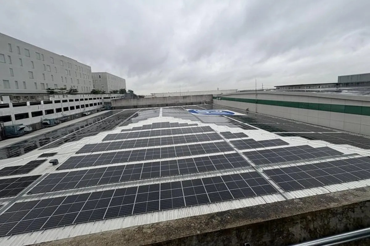 SM unveils Philippines' largest rooftop solar panel system on a mall ...