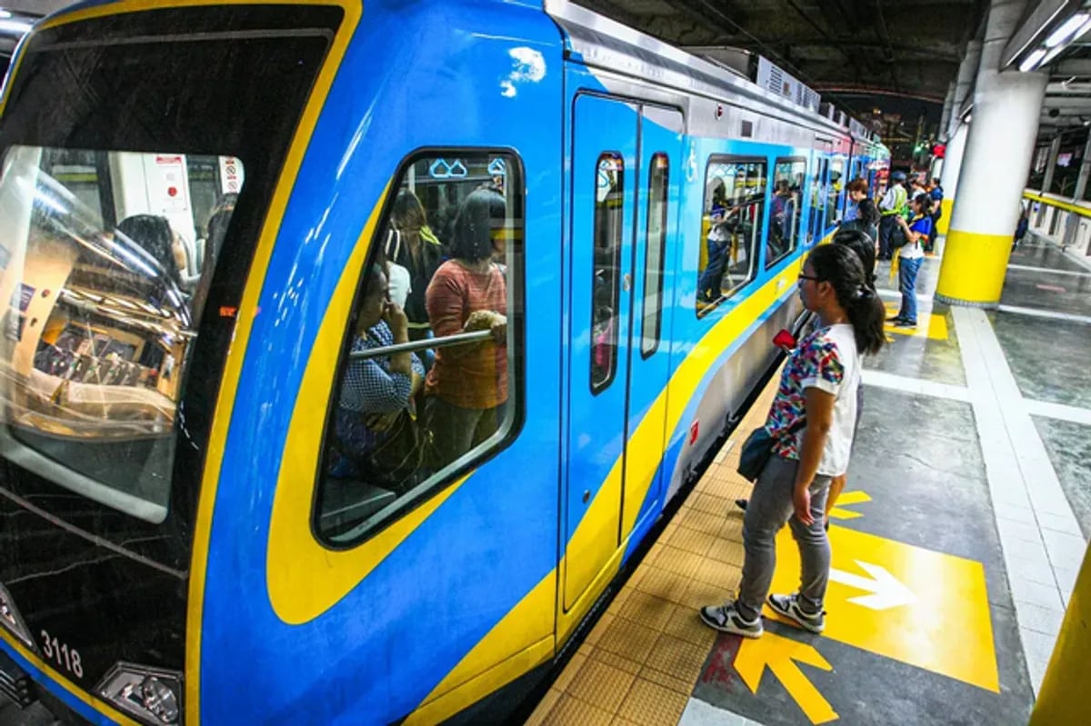 Dalian trains to increase MRT-3 carrying capacity to 800,000 - DOTr ...