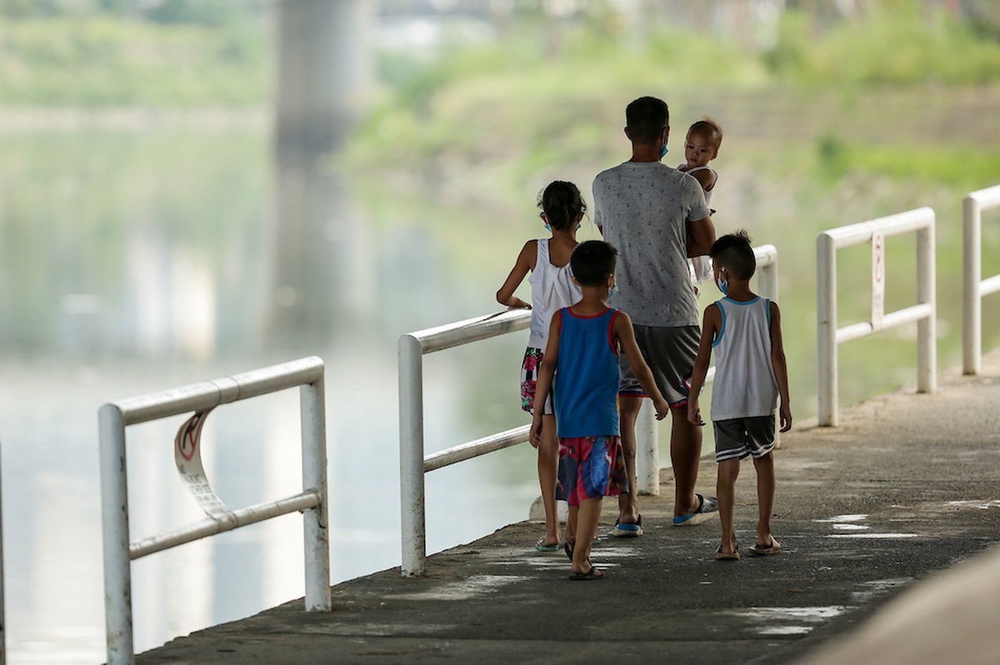 SWS: 49% of Filipino families rate themselves as poor in second quarter ...