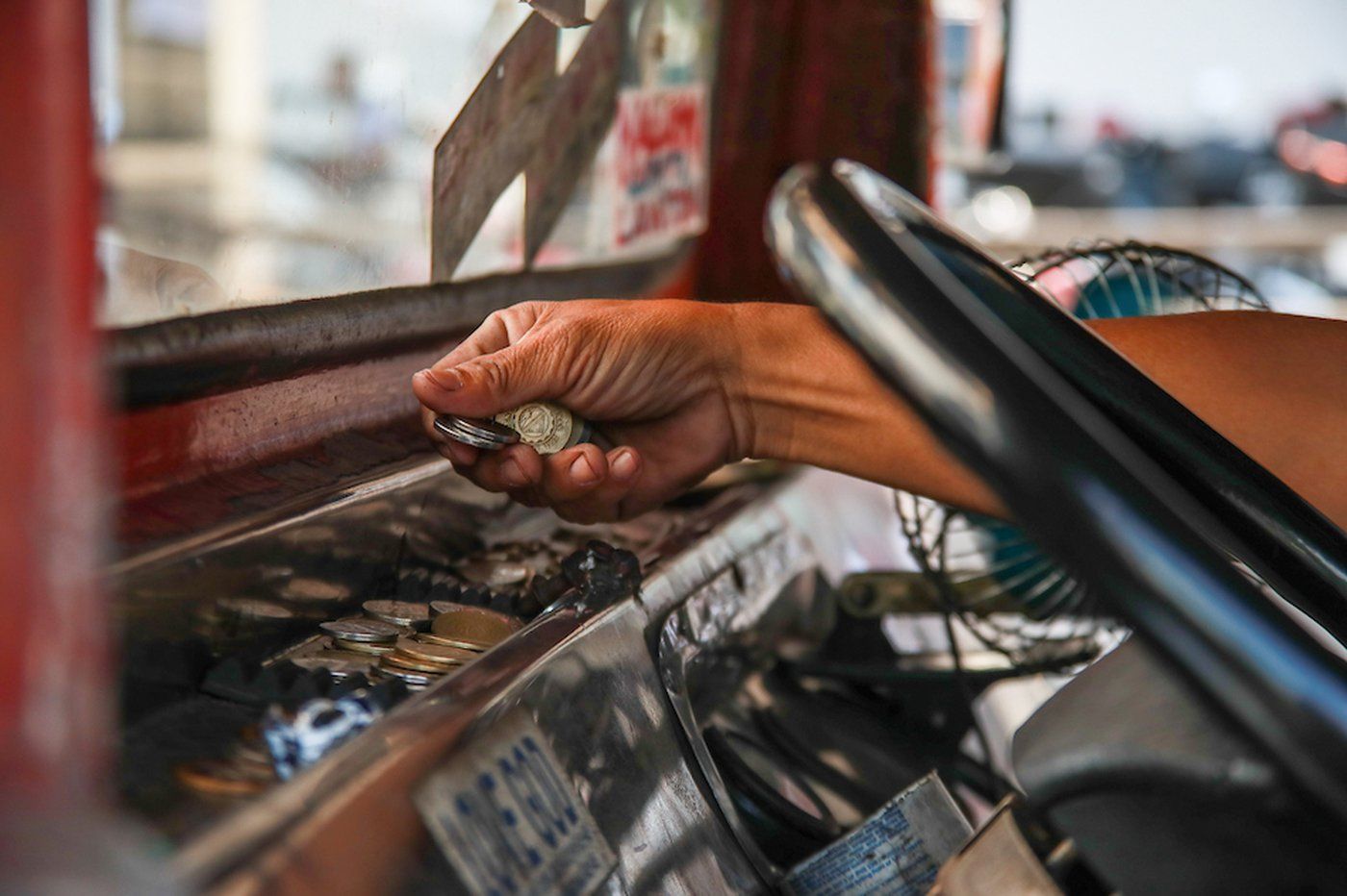 Transport groups push to implement P1 provisional fare hike amid rising ...