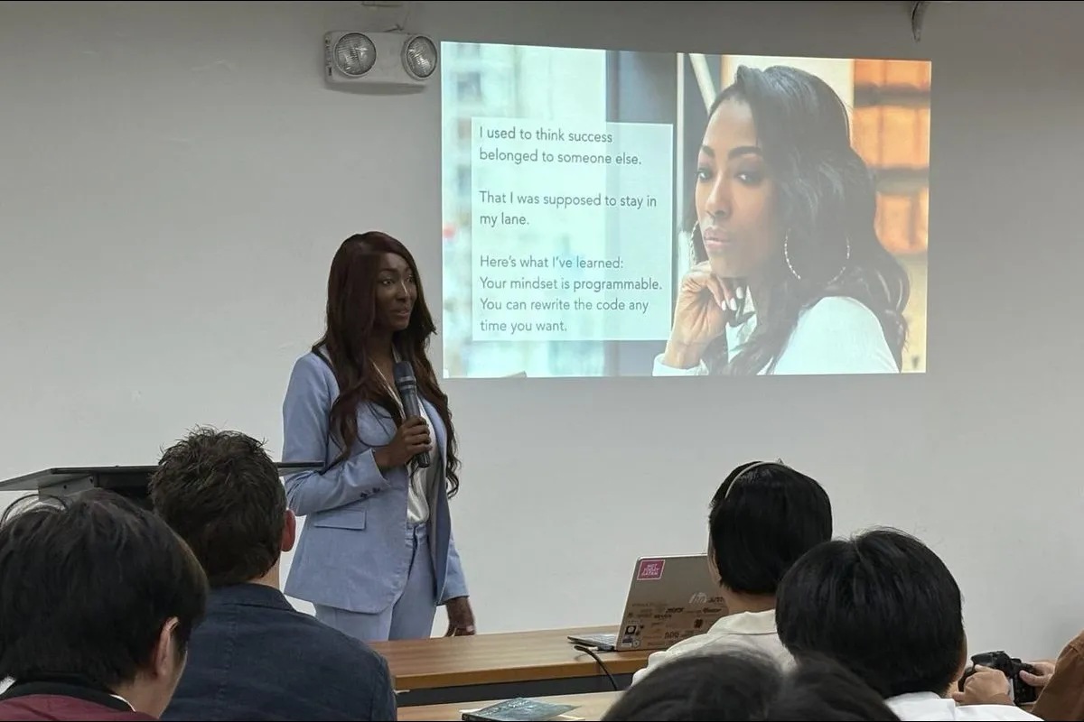 Citizen astronaut Aisha Bowe inspires Pinoy students in PH visit | ABS ...