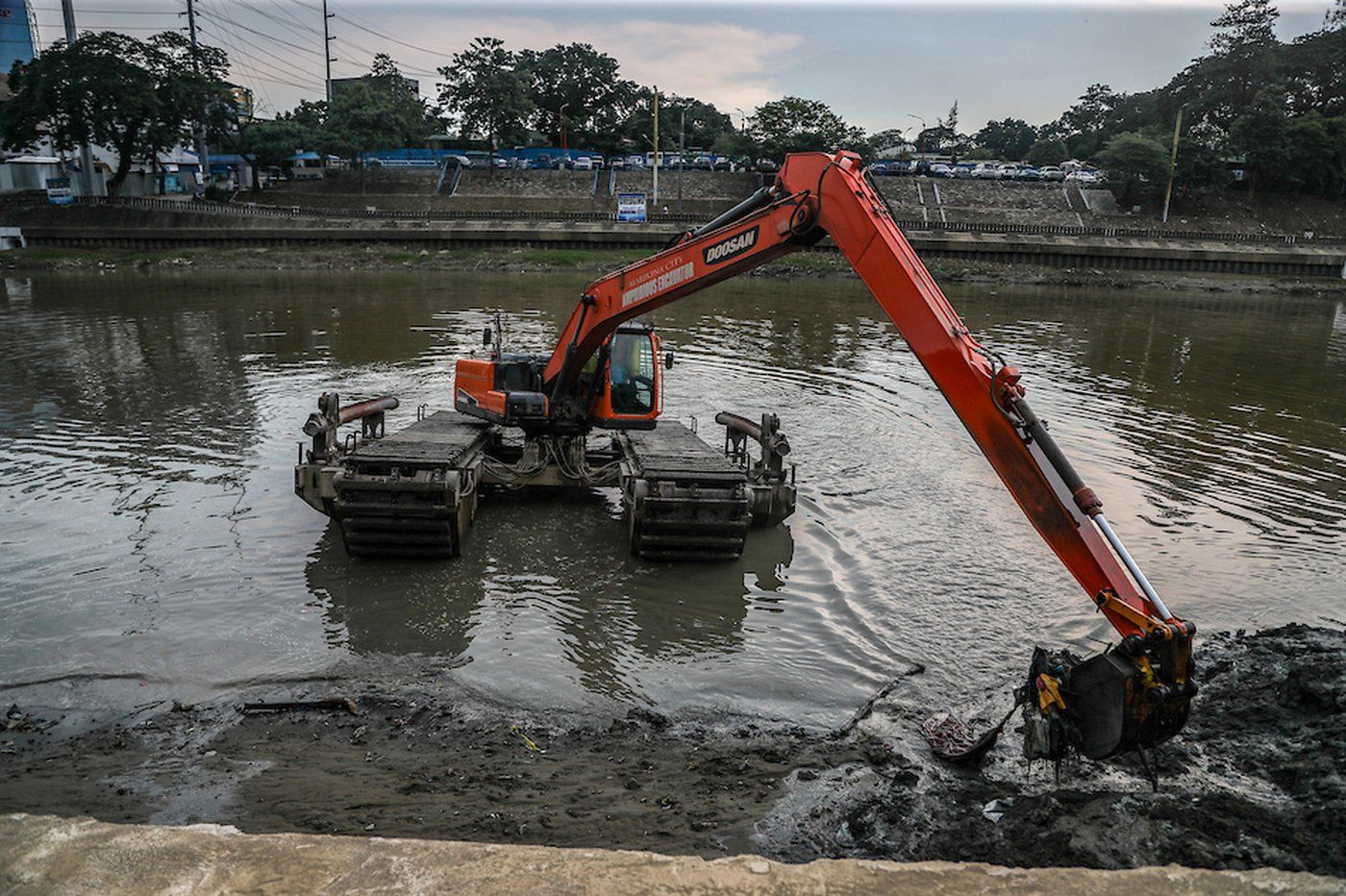 Senate kicks off probe into flood control projects; Discaya, other ...