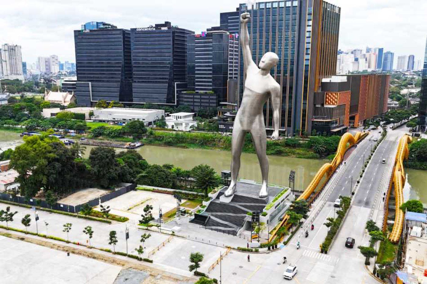 ‘The Victor’ stands tall as a new Philippine landmark | ABS-CBN Lifestyle