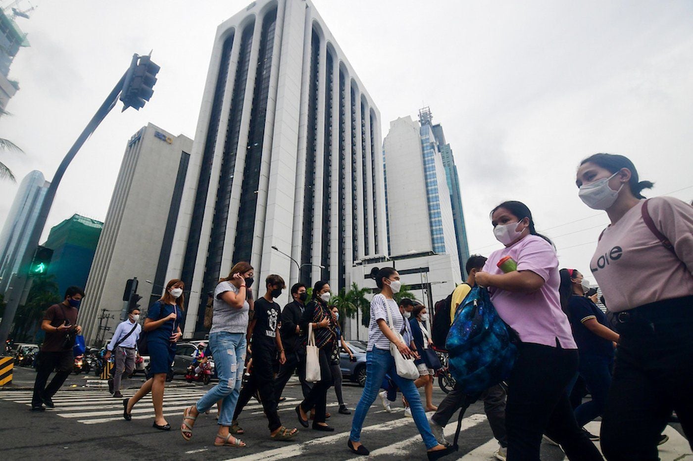 14th month pay in private sector bill filed at House | ABS-CBN News