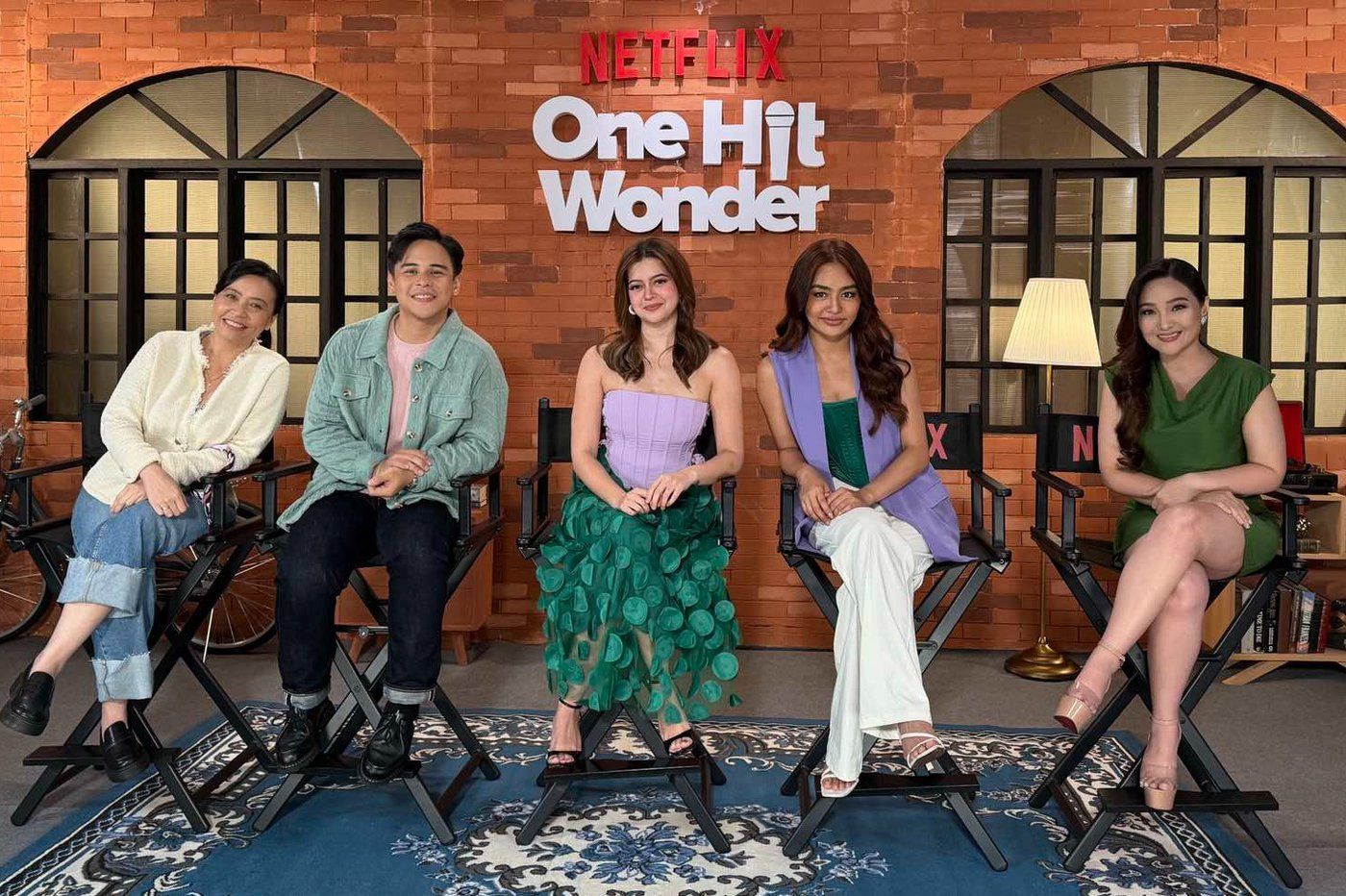 Netflix’s 'One Hit Wonder' a throwback 90’s love story about big dreams ...