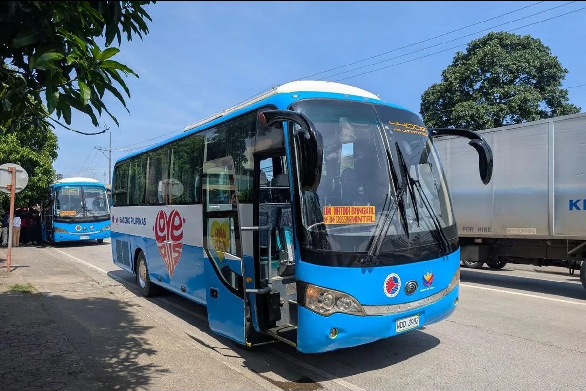 Davao 'Love Bus' also offers free rides | ABS-CBN News