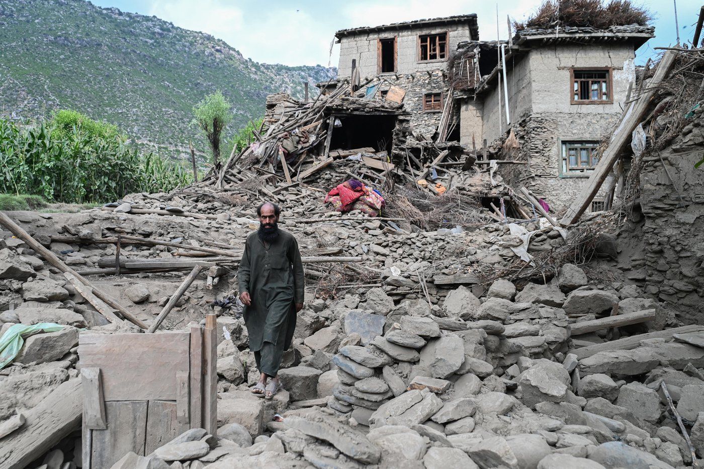 Scramble for survivors after Afghan earthquake kills more than 900 | ABS-CBN News