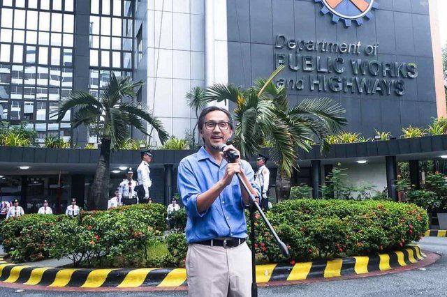 'I trust them': DPWH chief Dizon brings in new team to clean house ...
