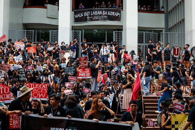 ‘Show that you are enraged’: Marcos backs mass protests vs flood ...