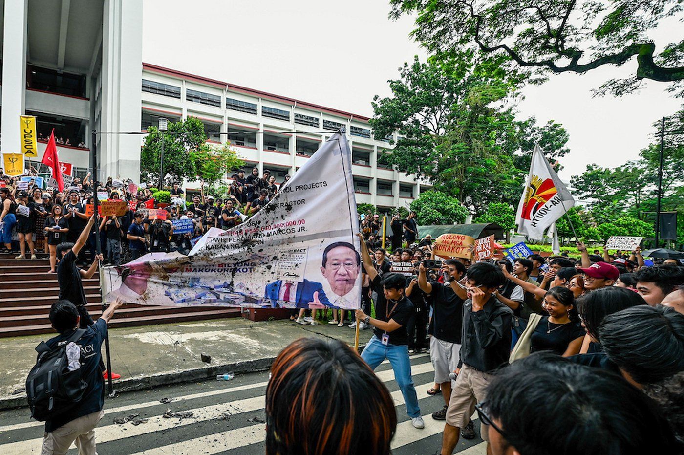 Anger Over Corruption Sparks Huge ‘Trillion Peso March’ in Philippines