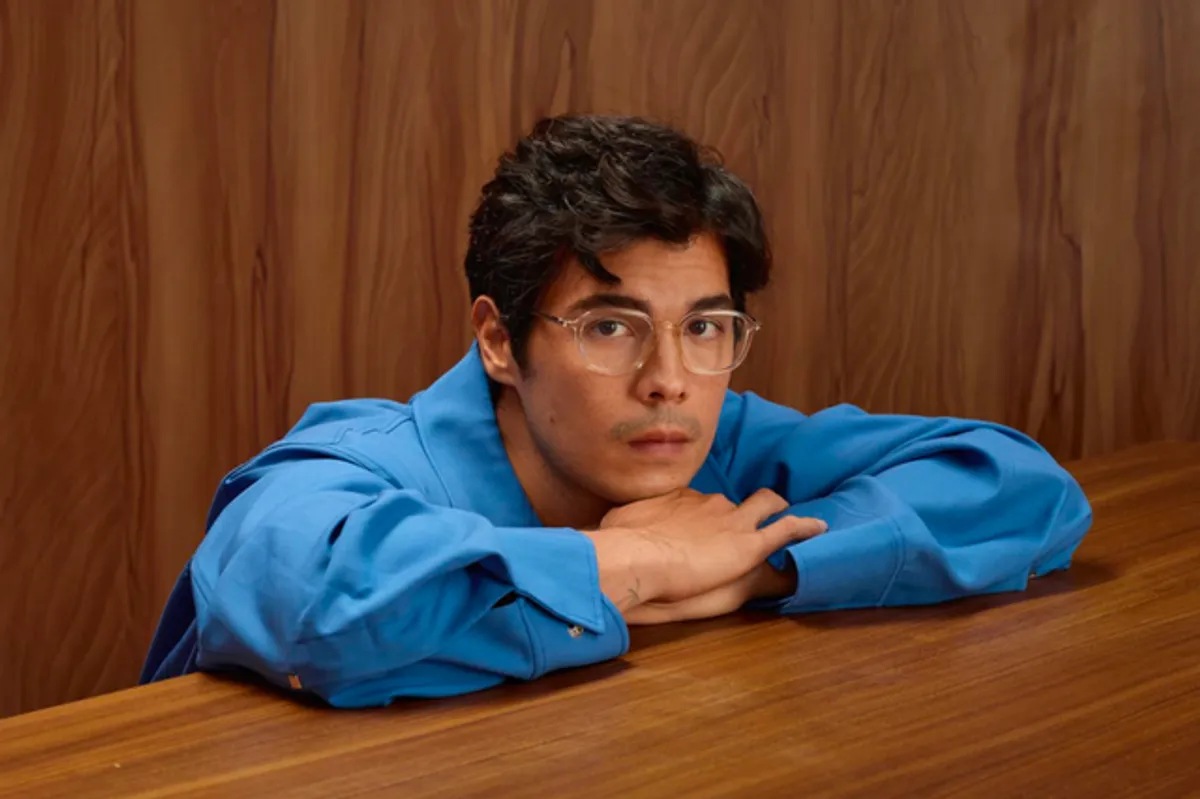 Erwan Heussaff Is Both A Kitchen And Eyewear Heartthrob In This New ...