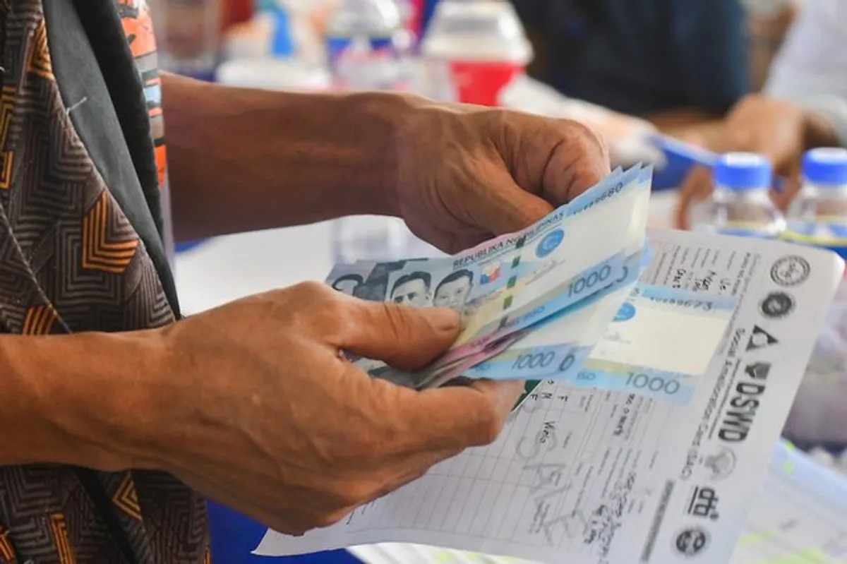 DSWD eyes ban on politicians in cash aid distribution; crisis program ...