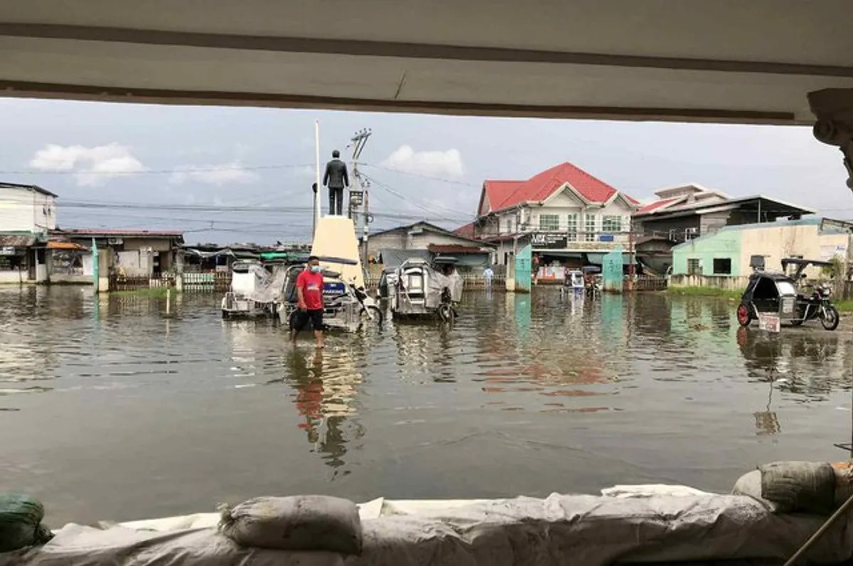 Flooding renders some Pampanga roads impassable | ABS-CBN News