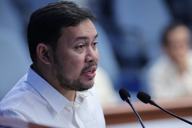 Mark Villar says no ties to government contractor, defends DPWH stint ...