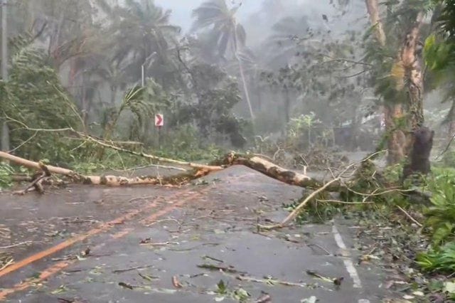 Strong winds, rain as Super Typhoon Uwan slams Camarines Sur | ABS-CBN News