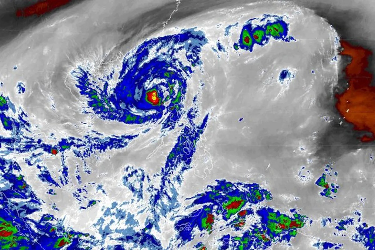 Storm surge warnings in 27 areas as 'Uwan' maintains strength | ABS-CBN ...