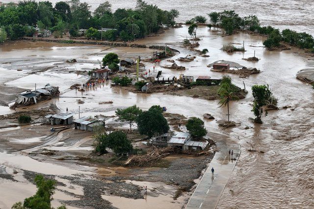 Typhoon Uwan leaves flooded Philippine towns in its wake | ABS-CBN News