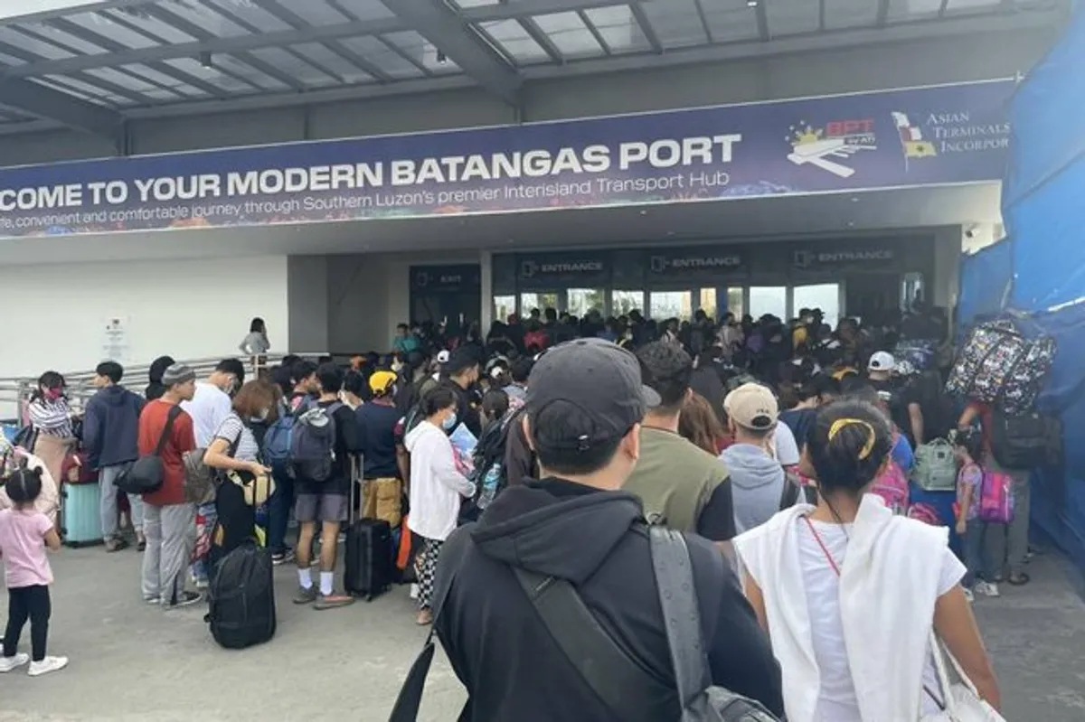 More than 4,600 passengers stranded due to TD Wilma | ABS-CBN News