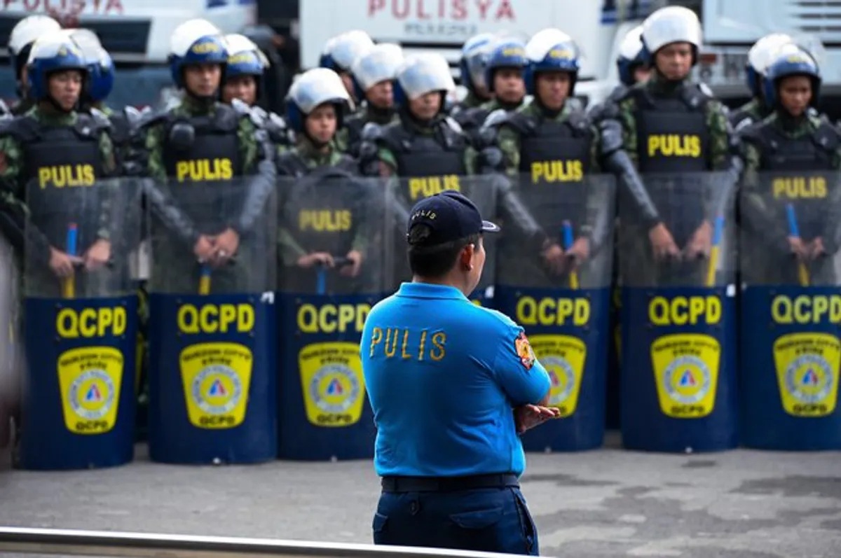 'Oplan Galugad' isinagawa ng QCPD sa Fairview, Quezon City | ABS-CBN News