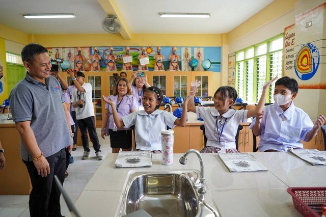 DepEd boosts feeding, academic recovery programs | ABS-CBN News