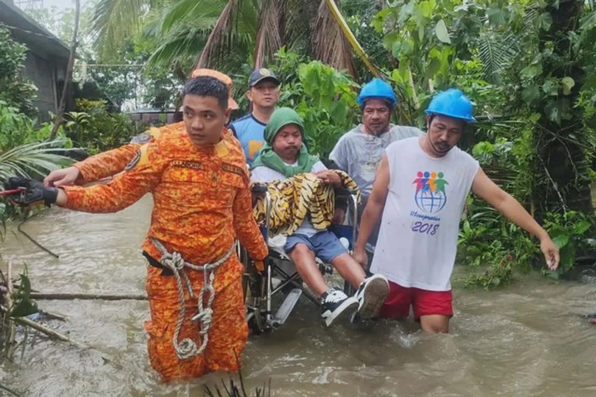 1 missing, thousands displaced in Albay due to 'Wilma' | ABS-CBN News