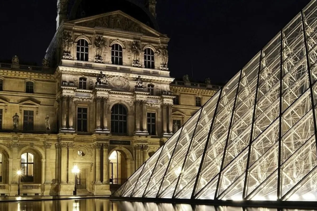 Louvre says hundreds of works damaged by water leak | ABS-CBN News