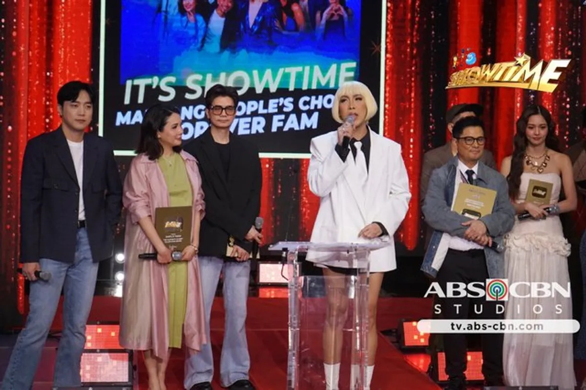 “It’s Showtime” hosts recognized at first-ever “It’s Showtime AWAAARD ...