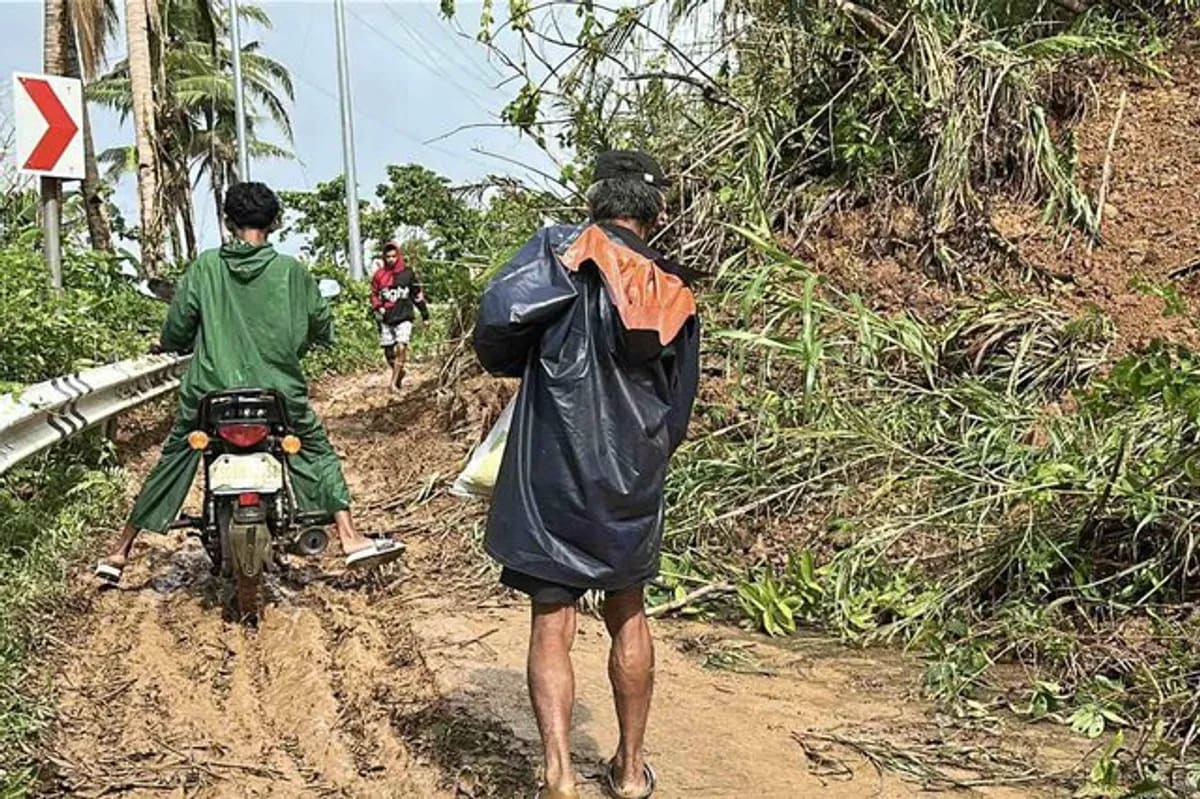 Byahe sa Viga, Catanduanes, naparalisa dahil sa malaking landslide ...