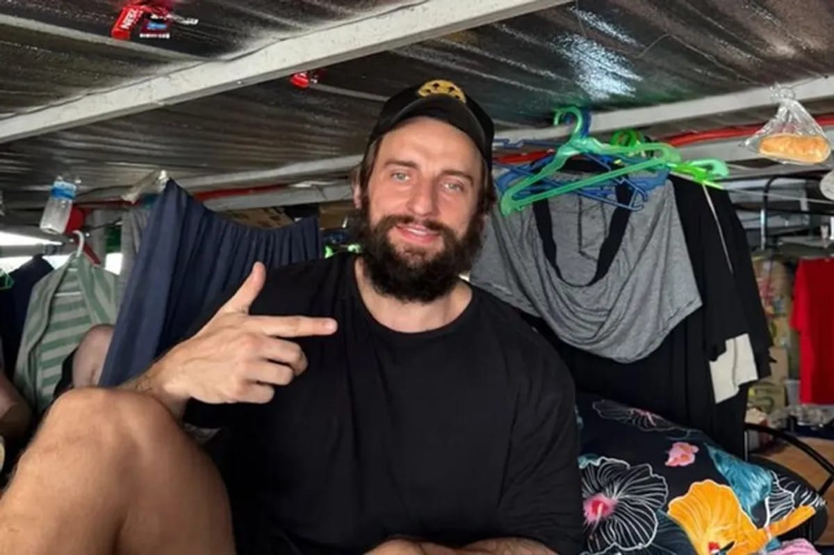 ‘Back to landline phones’: Immigration tightens detention policies ...