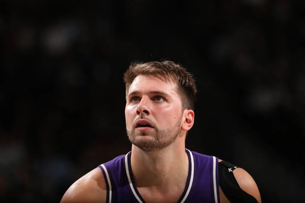 NBA: Doncic magic sparks Lakers over Bulls, Celtics bounce back | ABS ...