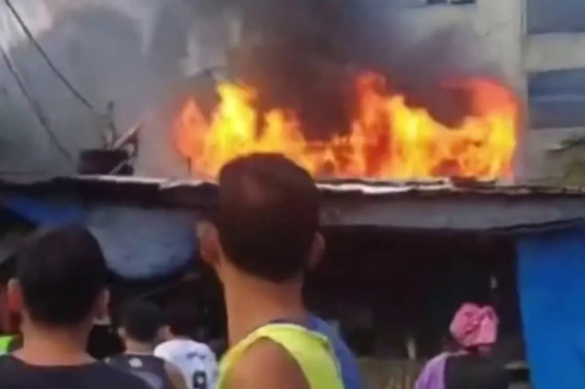 6 bahay natupok sa sunog sa Quezon City | ABS-CBN News