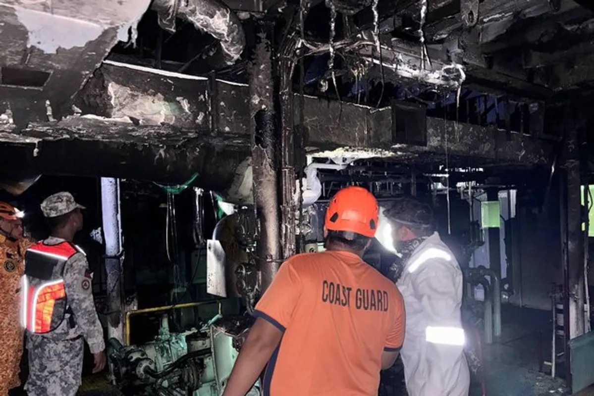 3 sugatan sa sunog sa barko sa Surigao City; 92 pasahero nailigtas ...