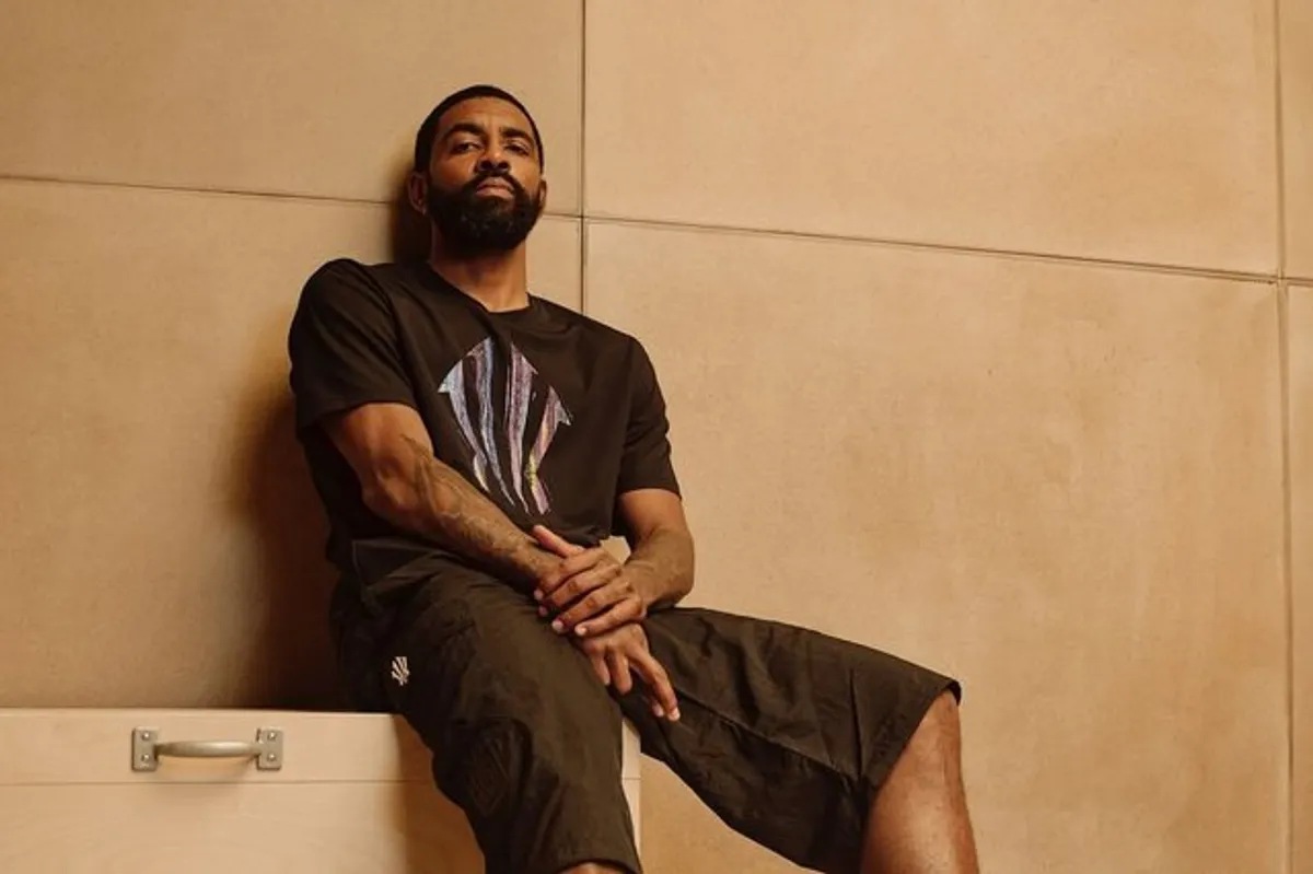 Kyrie Irving honors mentor Kobe Bryant with new signature shoe | ABS ...
