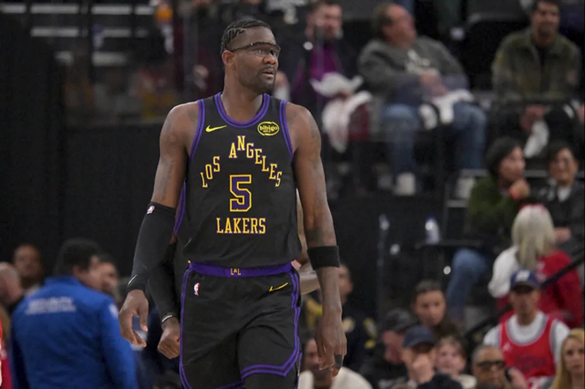 Lakers' Deandre Ayton detained at Bahamas airport on suspicion of ...