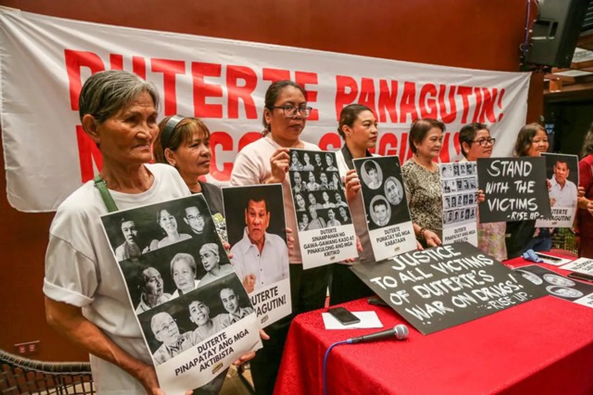 Drug war victims’ kin hold art action at CHR amid Duterte's ...