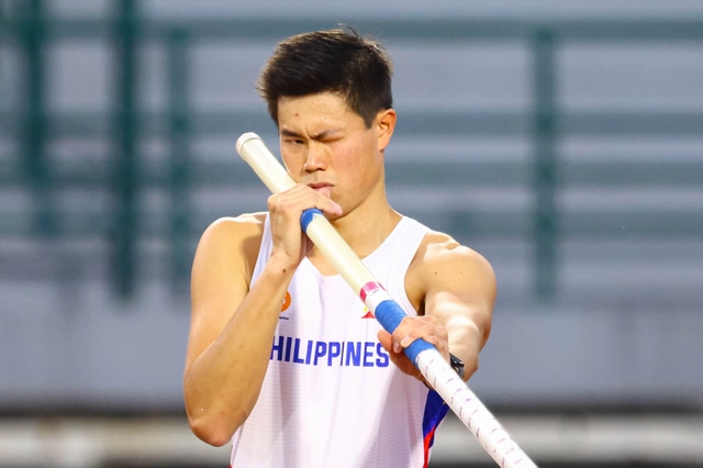 EJ Obiena strikes gold at ISTAF Indoor with season-best 5.78-m | ABS ...