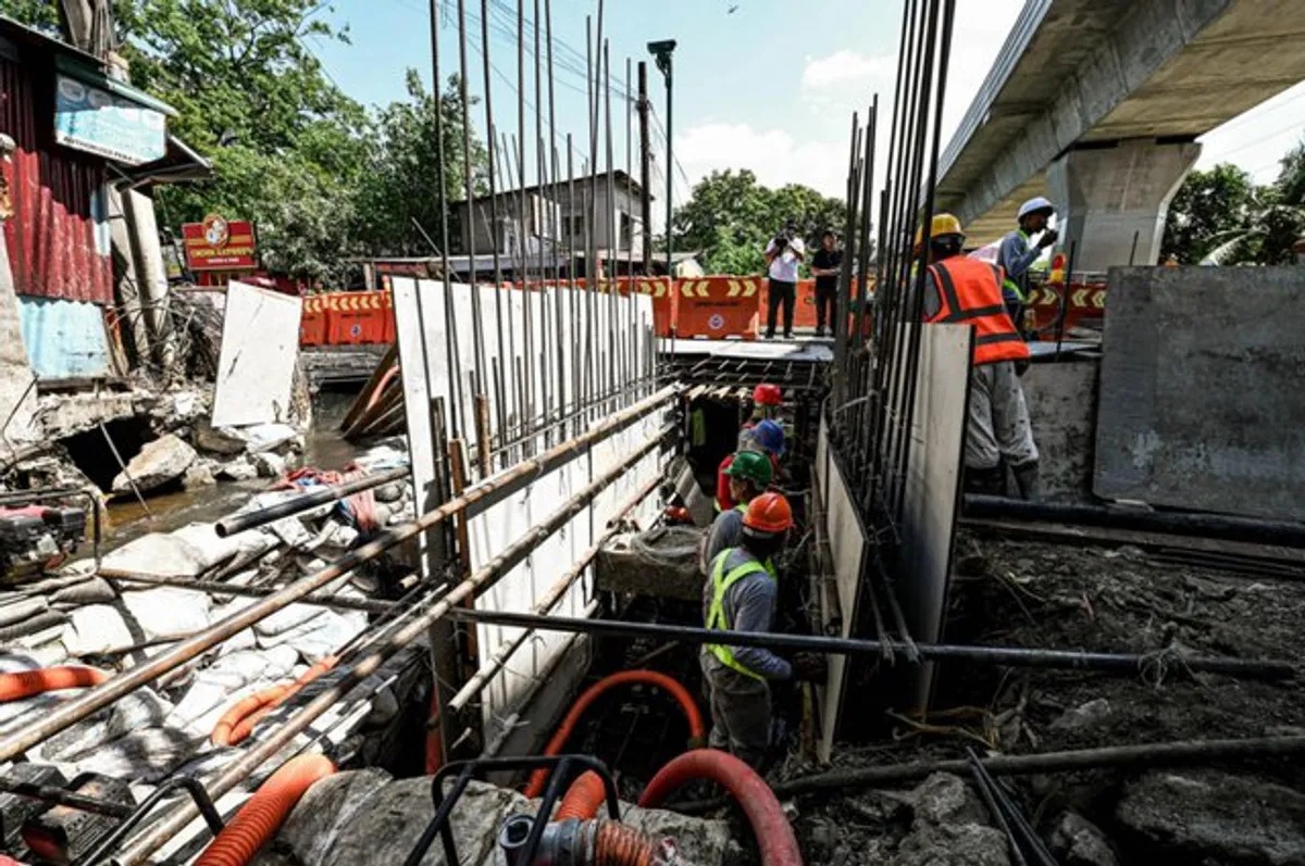DPWH inspects Valenzuela drainage project to ease flooding linked to ...