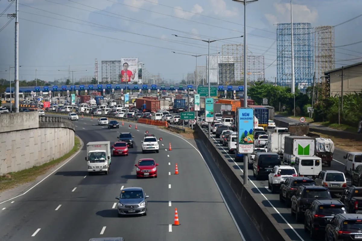 NLEX sees slight rise in motorists on weekend before Holy Week | ABS ...