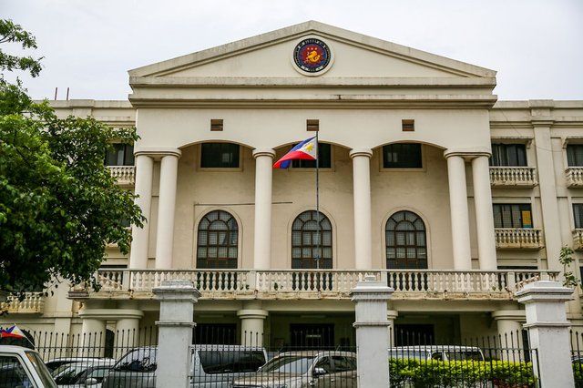 Gov't employees to get mid-year bonus starting Friday | ABS-CBN News