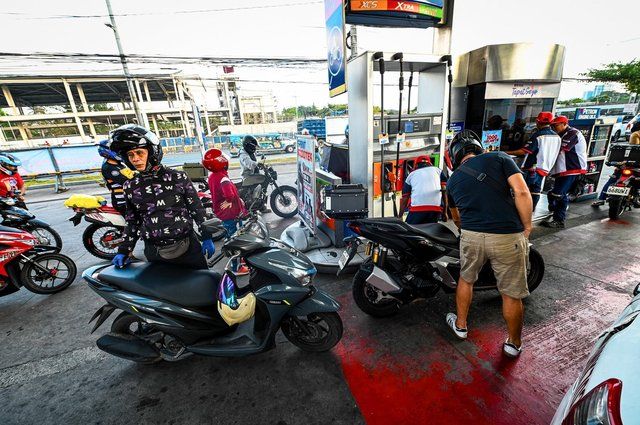 Big-time oil price rollback welcomes June | ABS-CBN News
