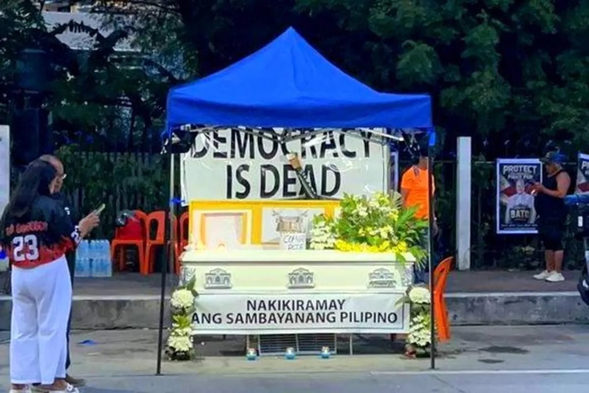 Duterte supporters place coffin outside Senate | ABS-CBN News