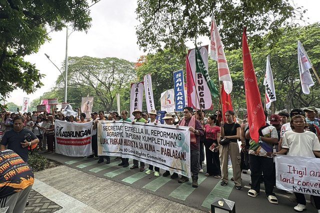 Peasant groups demand action on agrarian reform issues, camp out at DAR ...