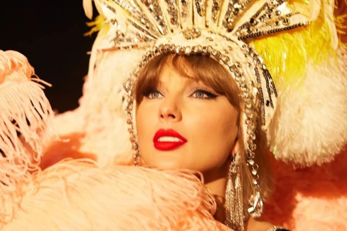 Taylor Swift now richest female musician in history with ₱122 billion ...