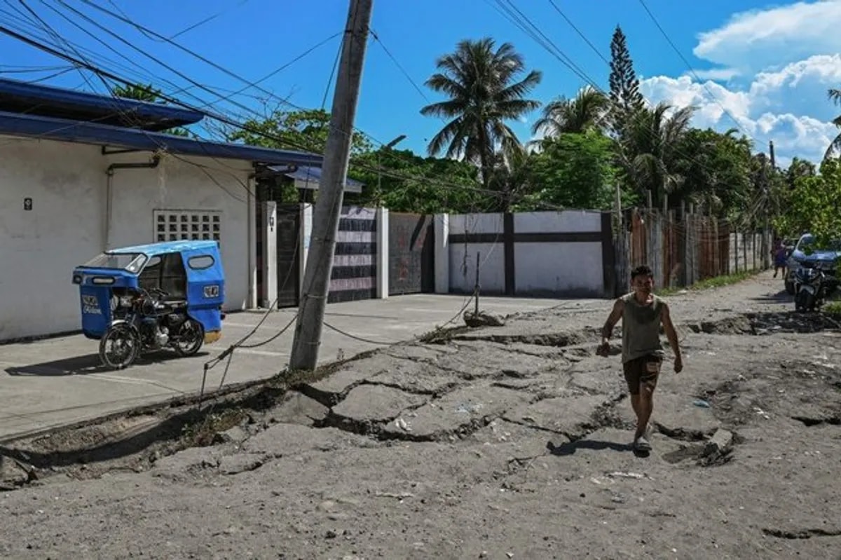 Days after Mindanao quake, families remain on the streets, waiting for ...